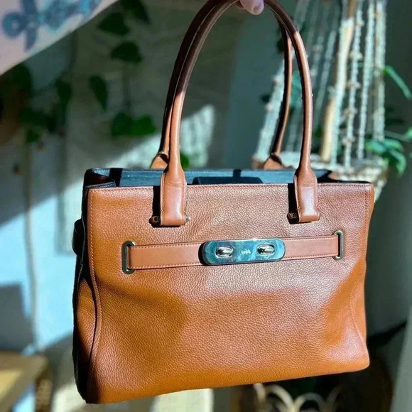 Coach | Bags | Coach Swagger Shoulder Carryall Tote Handbag 3654 Brown ...